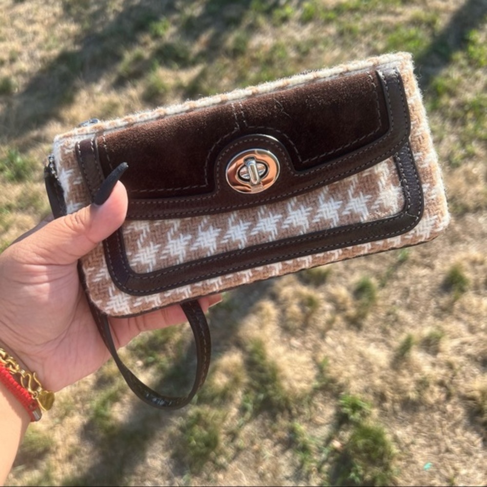 Coach Hampton Houndstooth Wool Suede Cream Brown Wris… - Gem